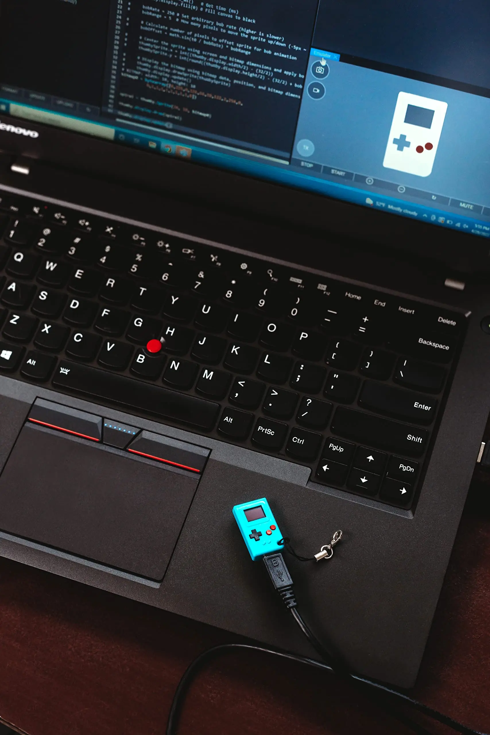 TinyCircuits Thumby (чистый) Миниатюрная игровая консоль с программируемым брелоком: Электронные ...