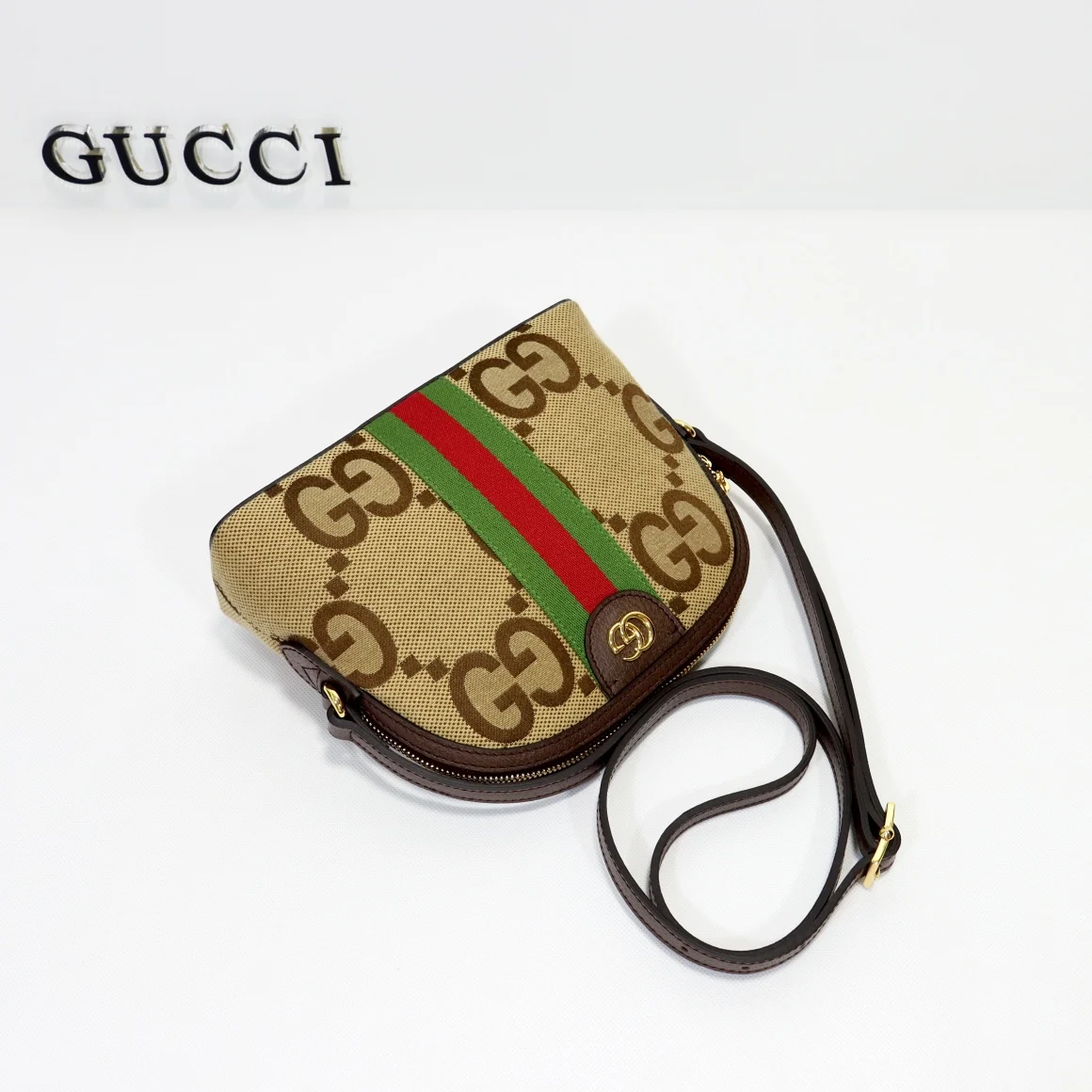Gucci shart store