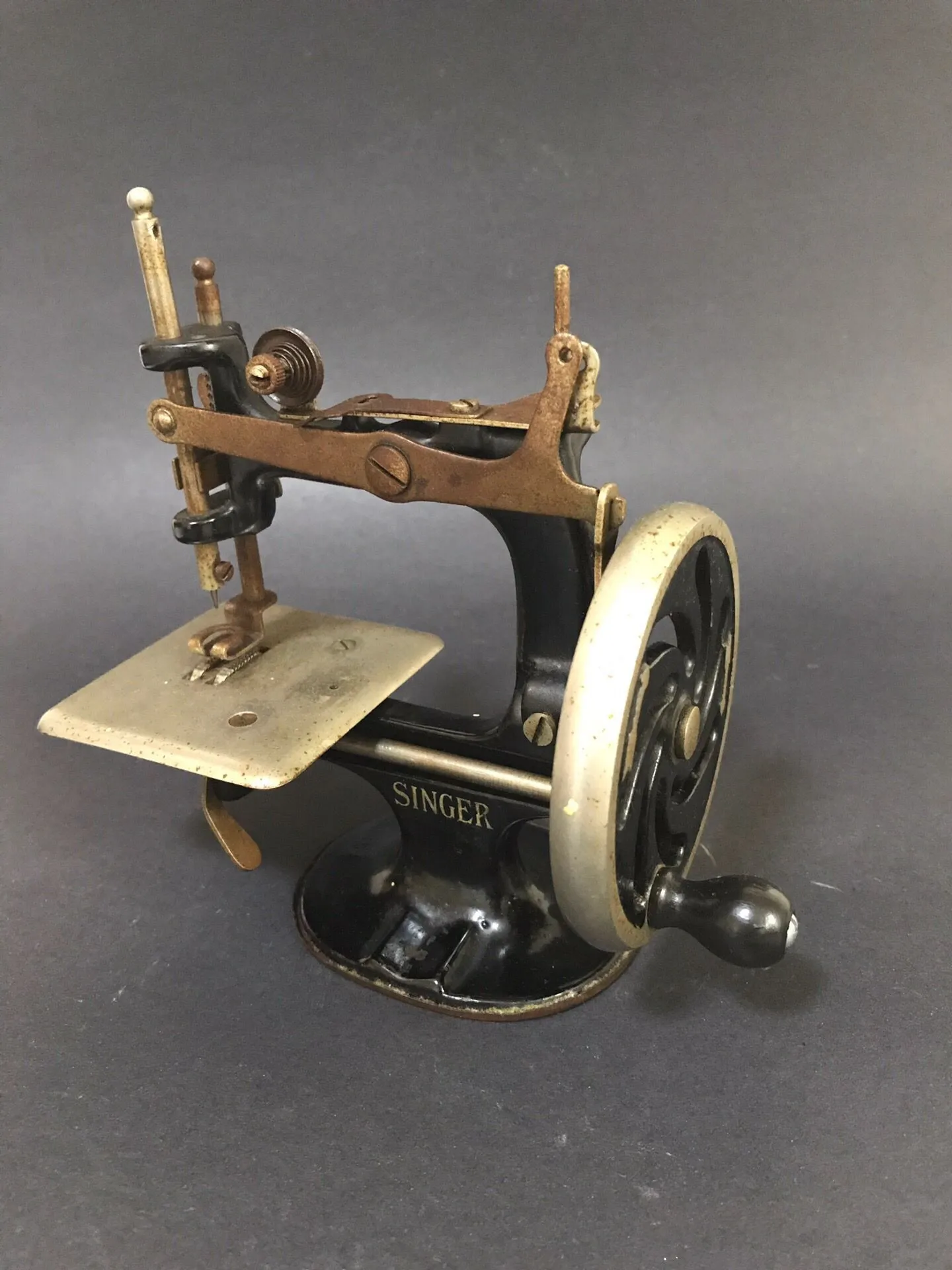 Centennial Sewing Machine | 1951 Singer Sewing Machine With Table