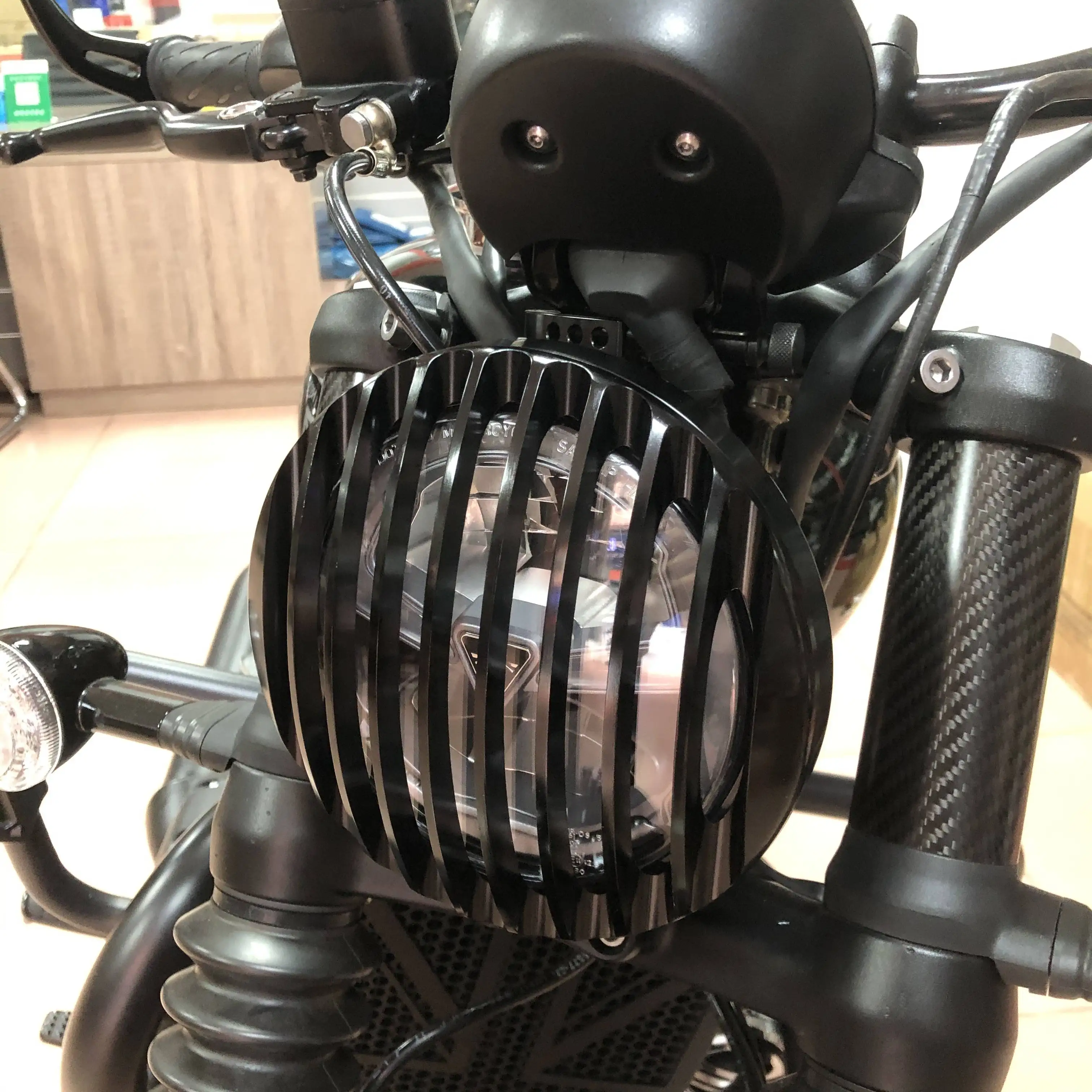 Triumph Bobber Black Headlight Grill | Reviewmotors.co