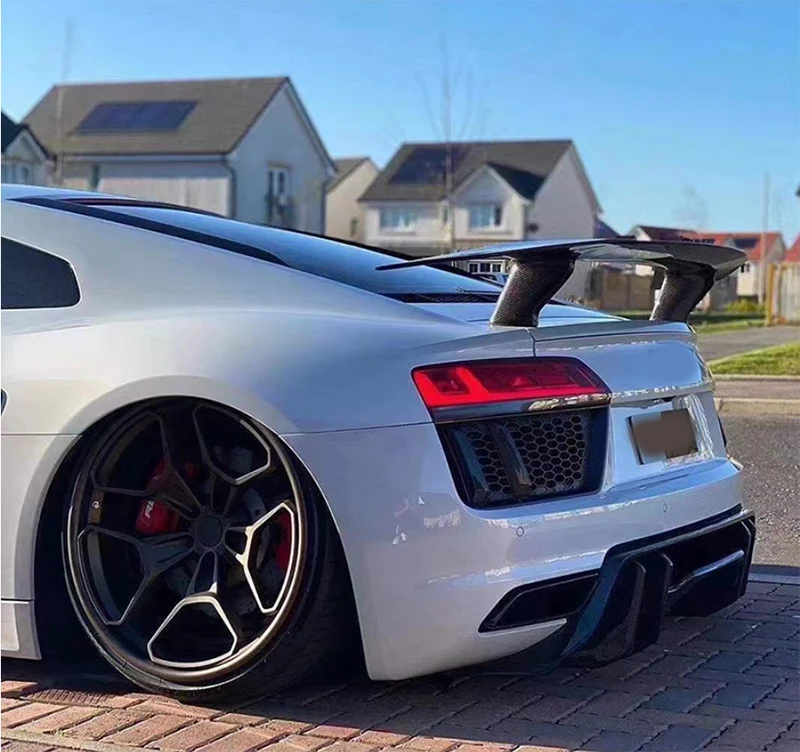 Stanced Audi R8