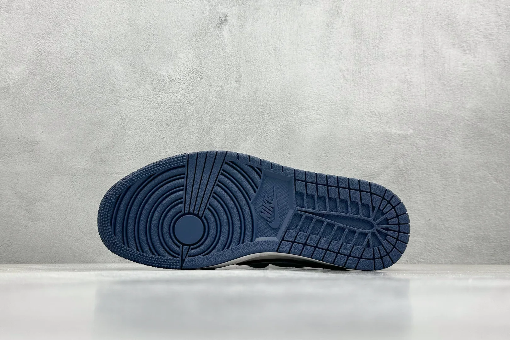 Знаменитые кроссовки Nike XC Fragment x TS x Air Jordan 1 Low x Shoes ...
