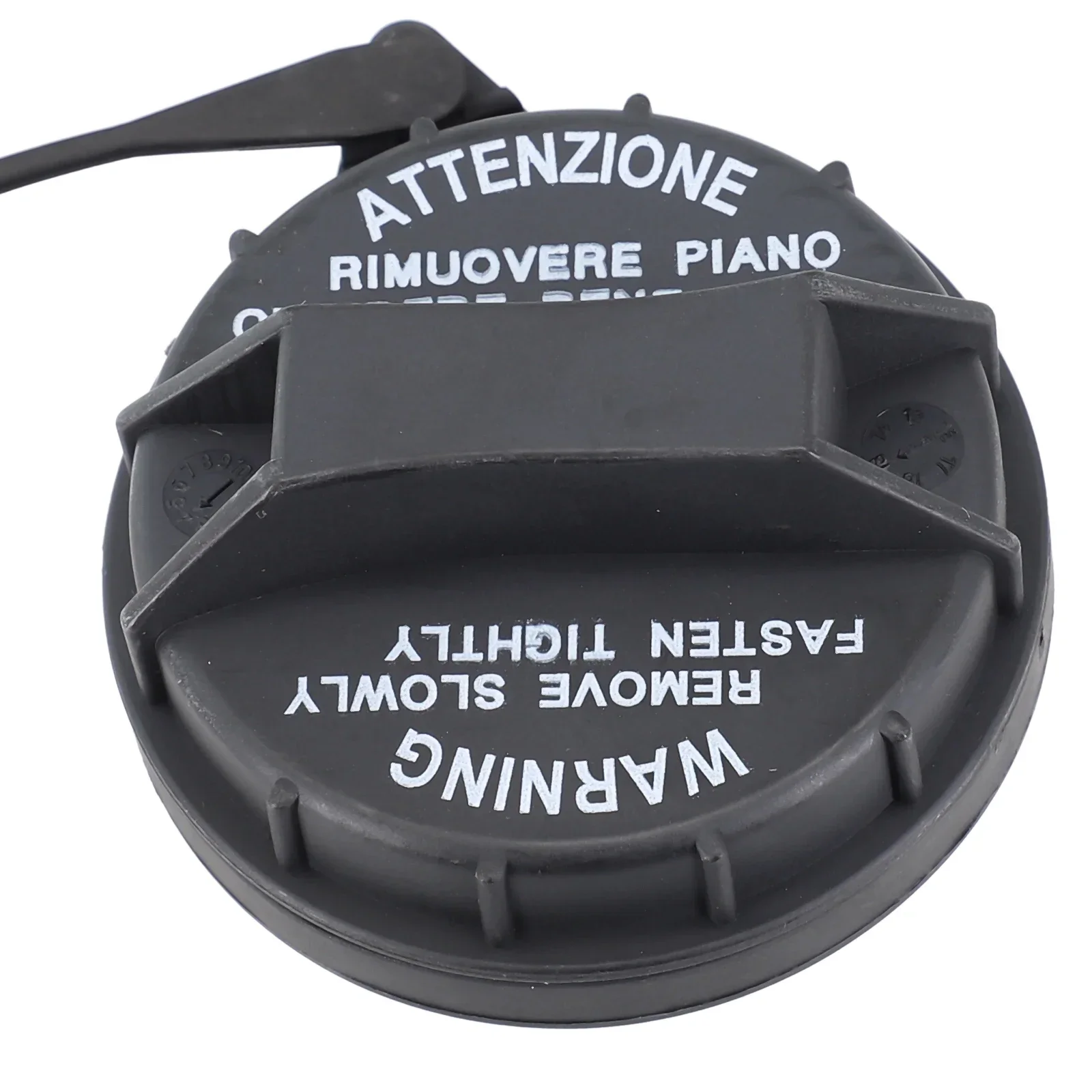 Черная крышка топливного бака, крышка бензинового дизельного топлива ...