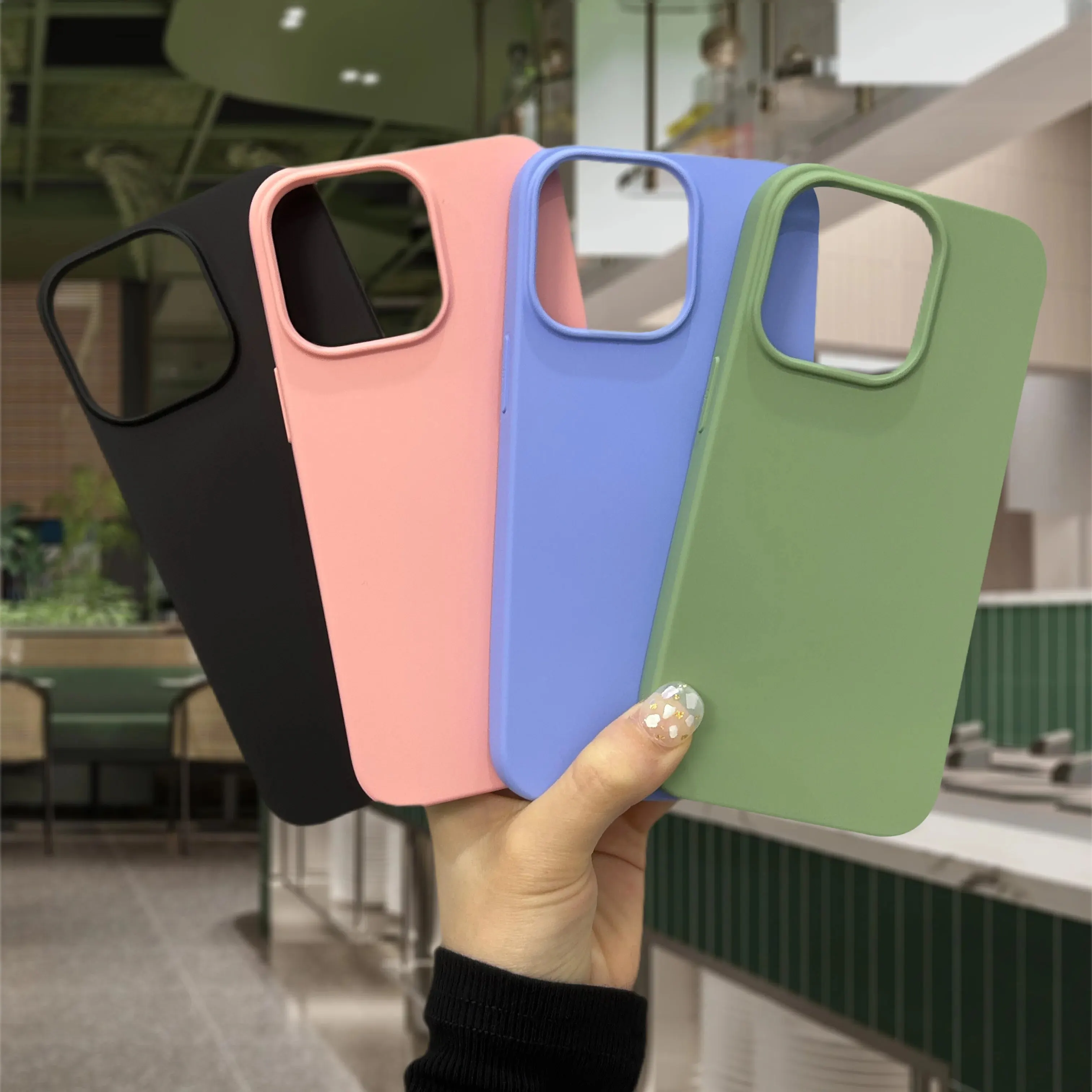 Противоударный чехол из жидкого силикона для телефона iPhone 15 14 13 ...