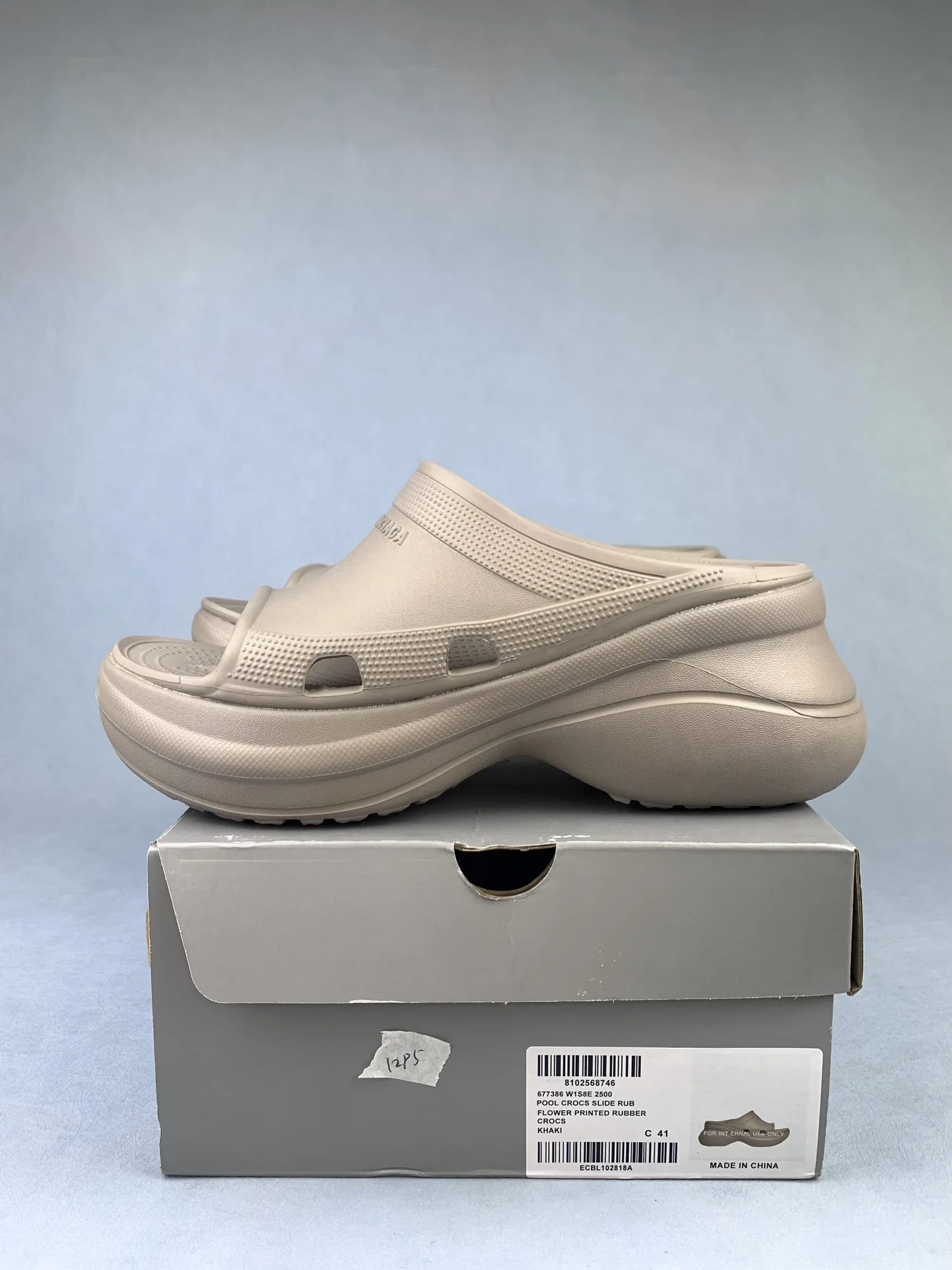 сандалия BALENCIAGA x Crocs™ Pool Platform Slide Sandals Женские ...