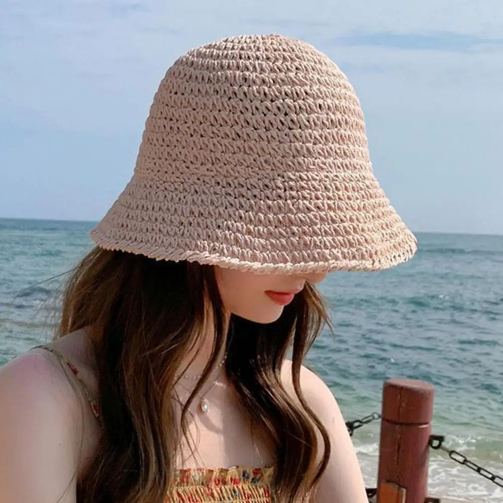 Topi matahari ini terbuat dari jerami berkualitas tinggi, ditenun ...