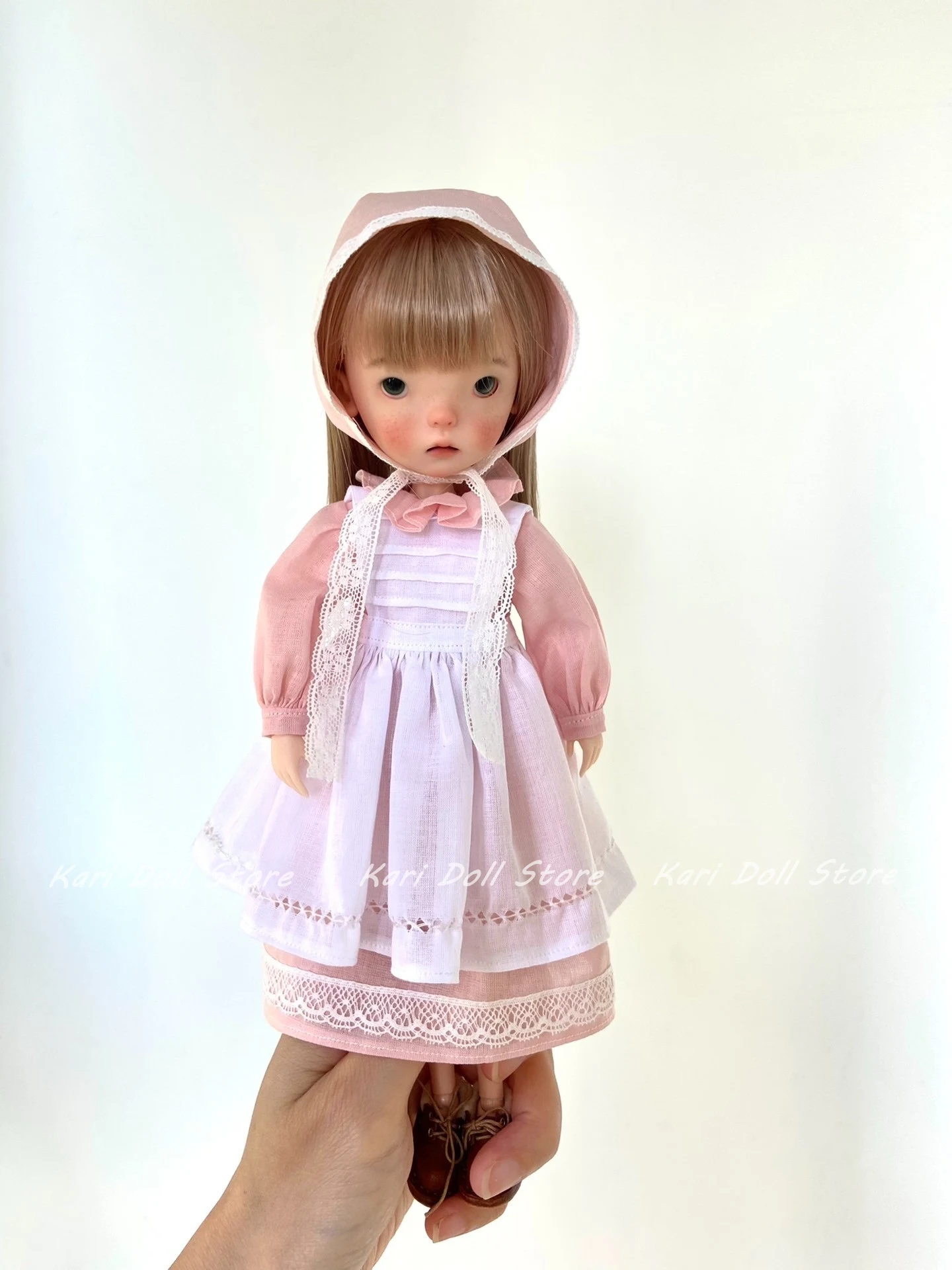 Одежда и юбки Kari Doll, розовое платье с рюшами и воротником, тюрбан ...
