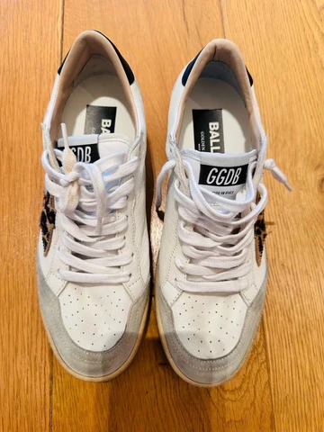 Goose sneakers store
